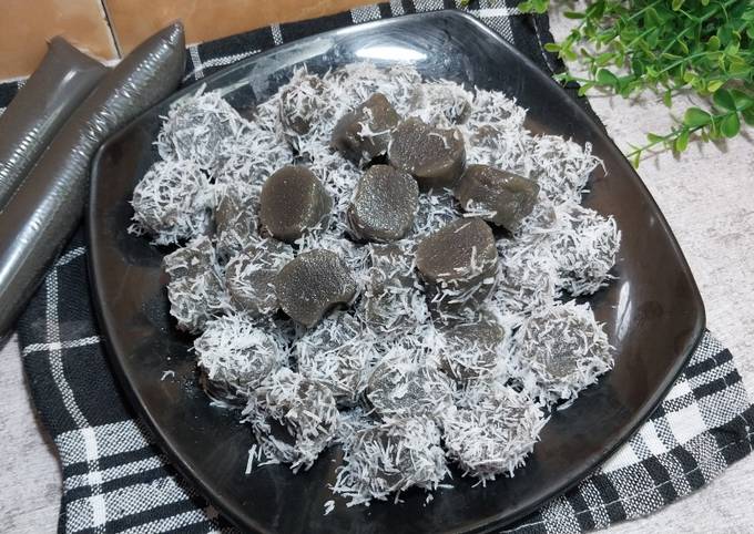 Resep Kue ireng ireng simple tanpa arang/abu daun pisang oleh Her Lina ...