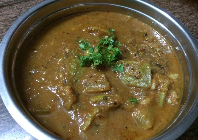 Tender Bottle-gourd Curry Recipe by Mano Reddy - Cookpad