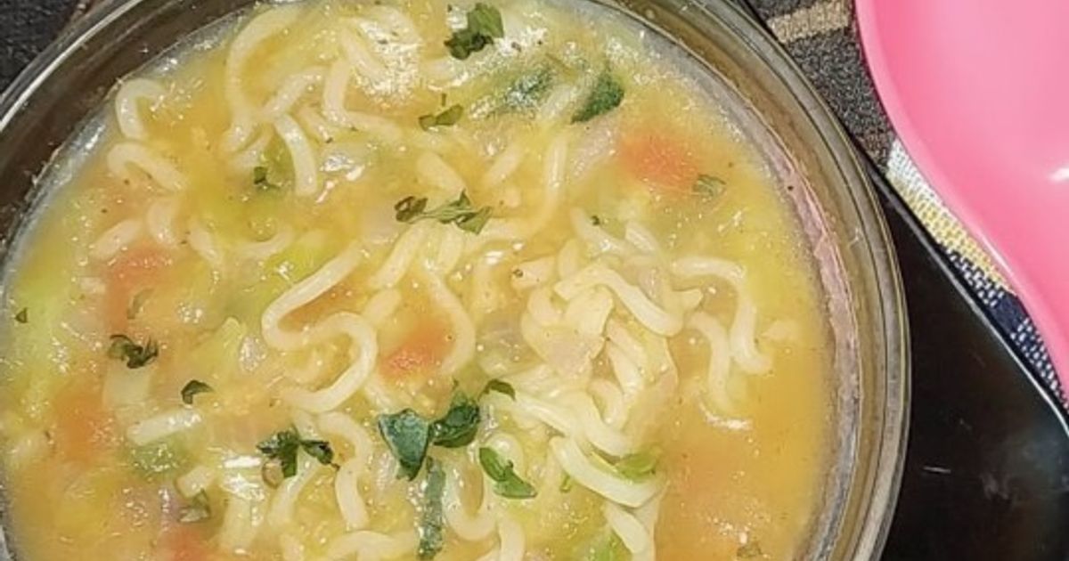 Soupy Noodles Recipe by Monika gupta - Cookpad