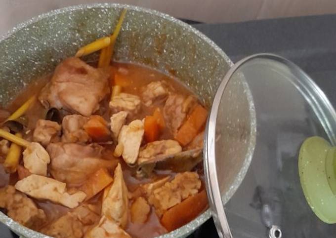 Resep Ayam Tempe Tahu Kuah oleh Cahyani Pratiwi - Cookpad