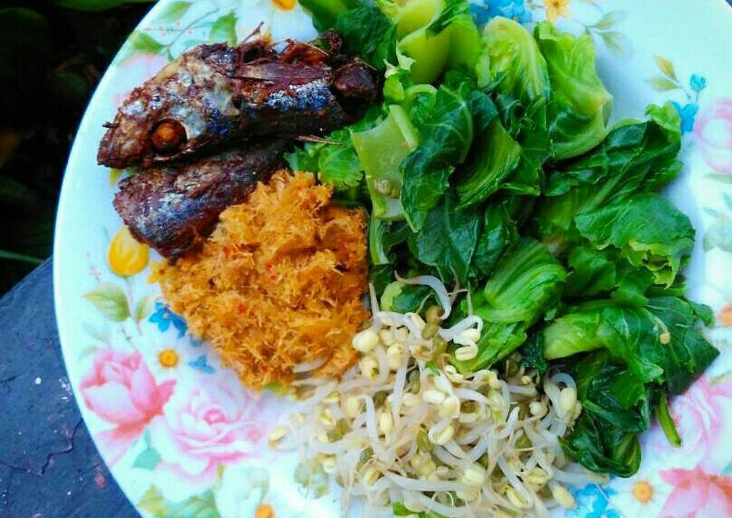 Resep Urap sayur oleh Nuraini Binti Gofur - Cookpad