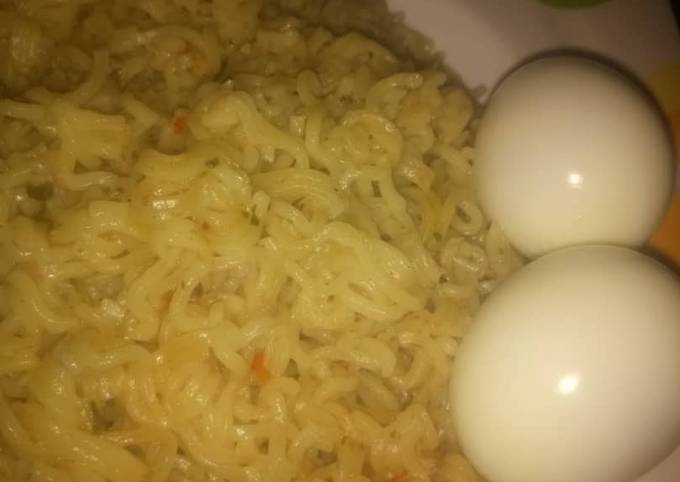 Indomie with egg Recipe by Maryam Ahmad - Cookpad