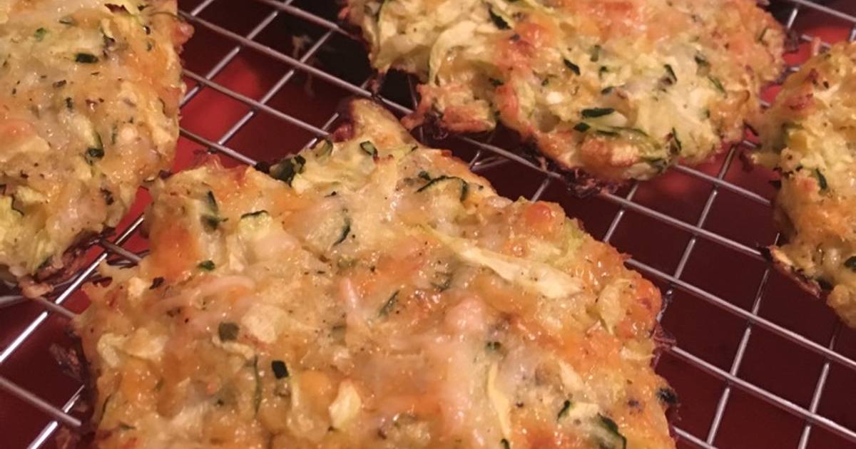 Cheesy Zucchini slices Recipe by Rae - Cookpad