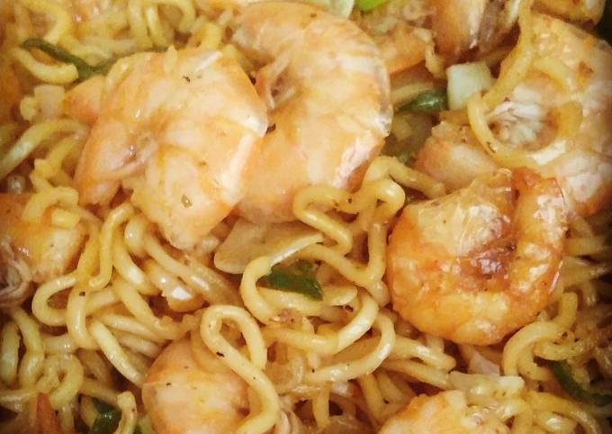 Resep Mi udang goreng sederhana oleh Indriany Reza Palupi - Cookpad