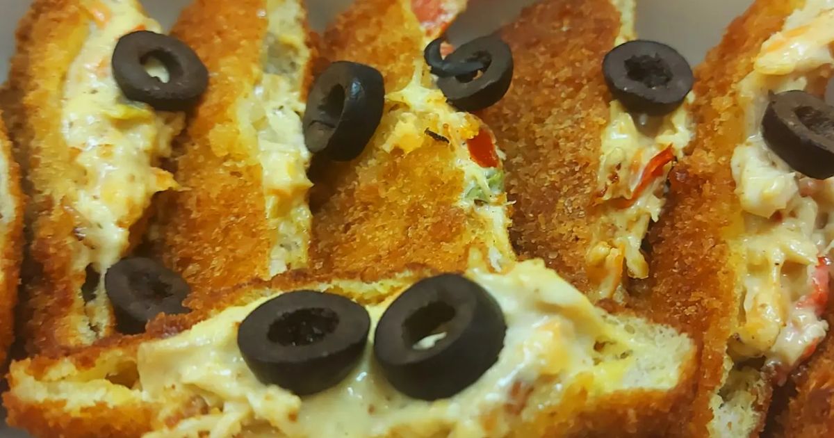 Cheesy Chicken Bread Pockets. Recipe by Syeda Sarah Taha - Cookpad