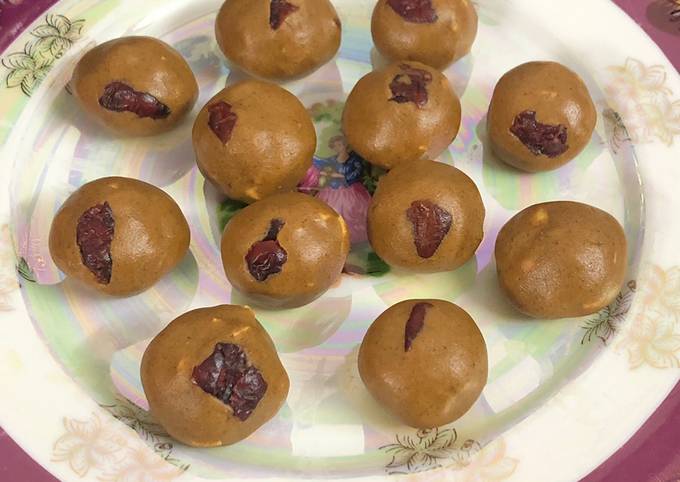 Besan Ladoo Recipe by Rosalyn_Kitchen - Cookpad