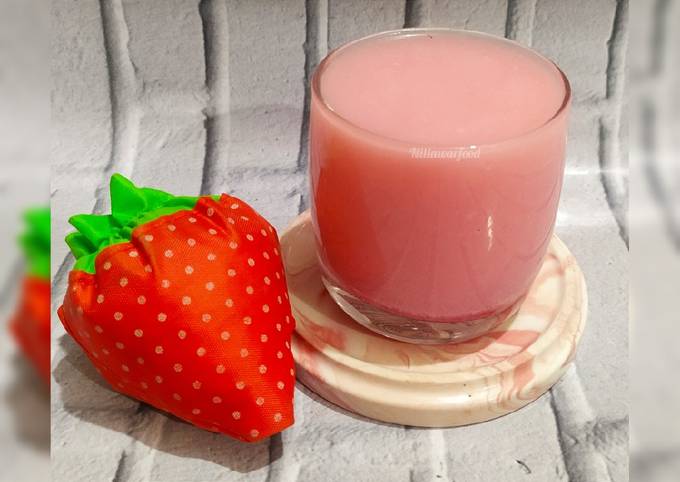 Cold milk drink/ Strawberry milk drink Recipe by Sakshi Nillawar - Cookpad