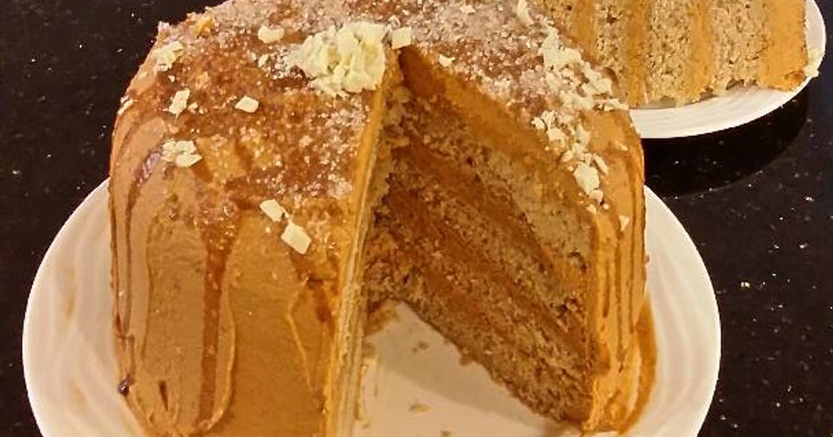 Cinnamon Layer Cake With Whipped Cinnamon Cream Filling And Frosting ...
