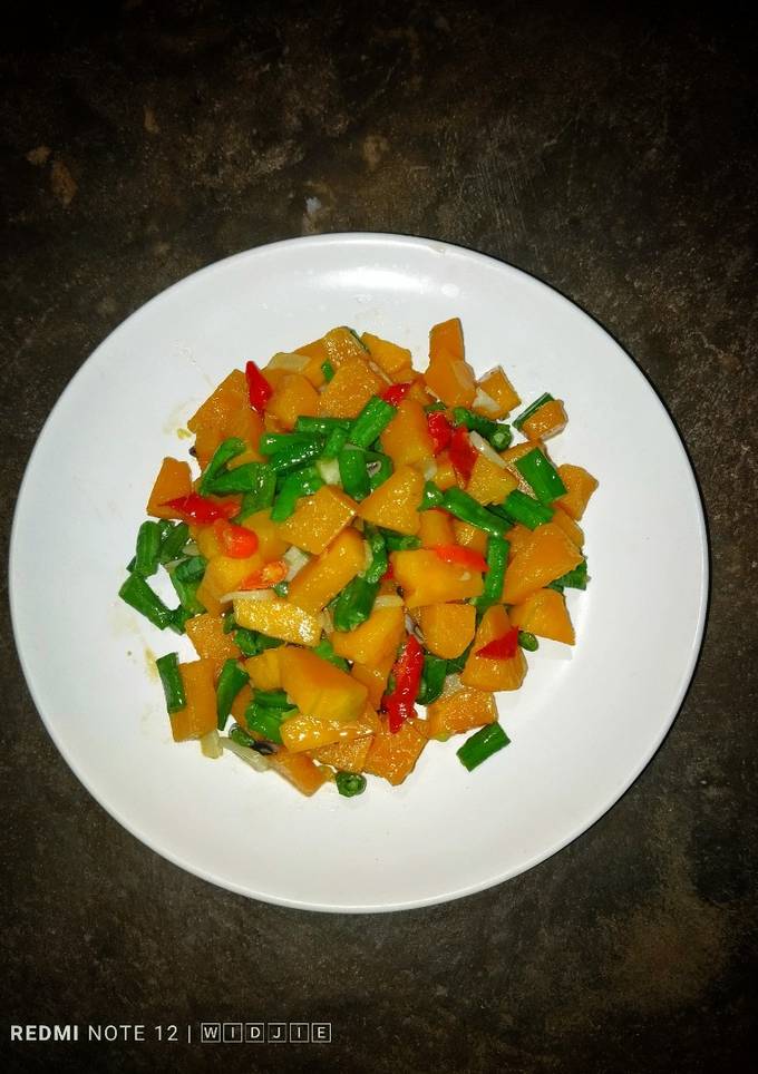 Resep Tumis Labu Kuning Kacang Panjang oleh Widjie Astuti - Cookpad