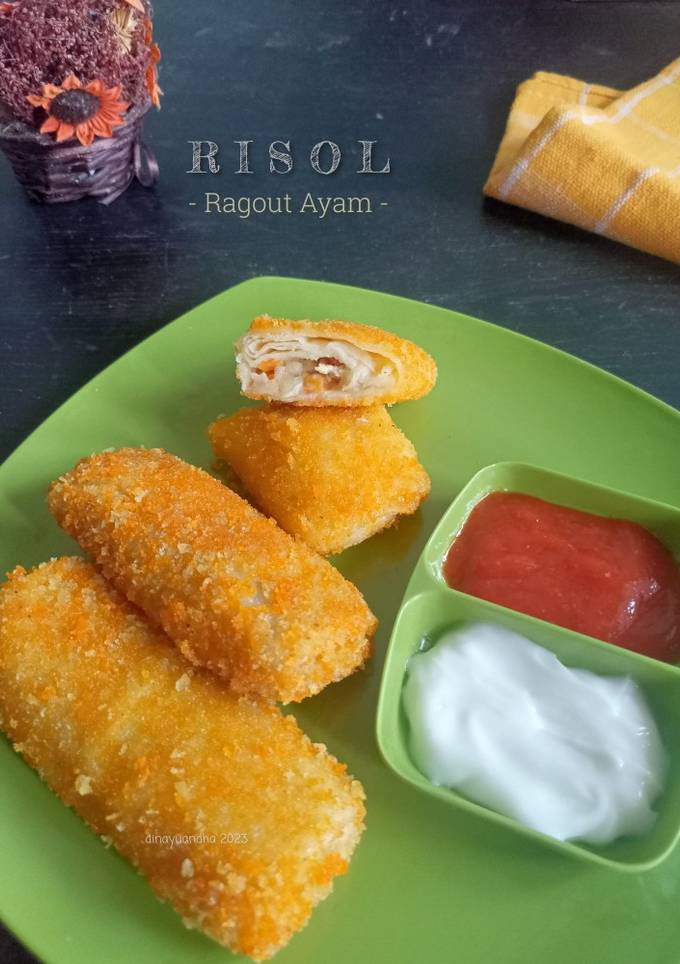 Resep Risol Ragout Ayam (Frozen Food) oleh Dina Yuandha - Cookpad