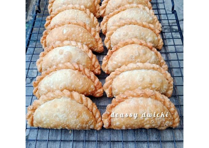 Resep Pastel Renyah oleh deassy - Cookpad