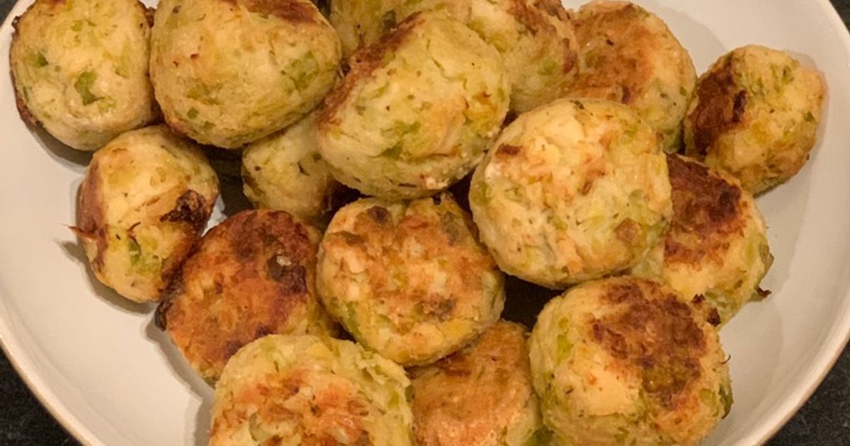 Festive Balls Recipe by Sam Meadley - Cookpad