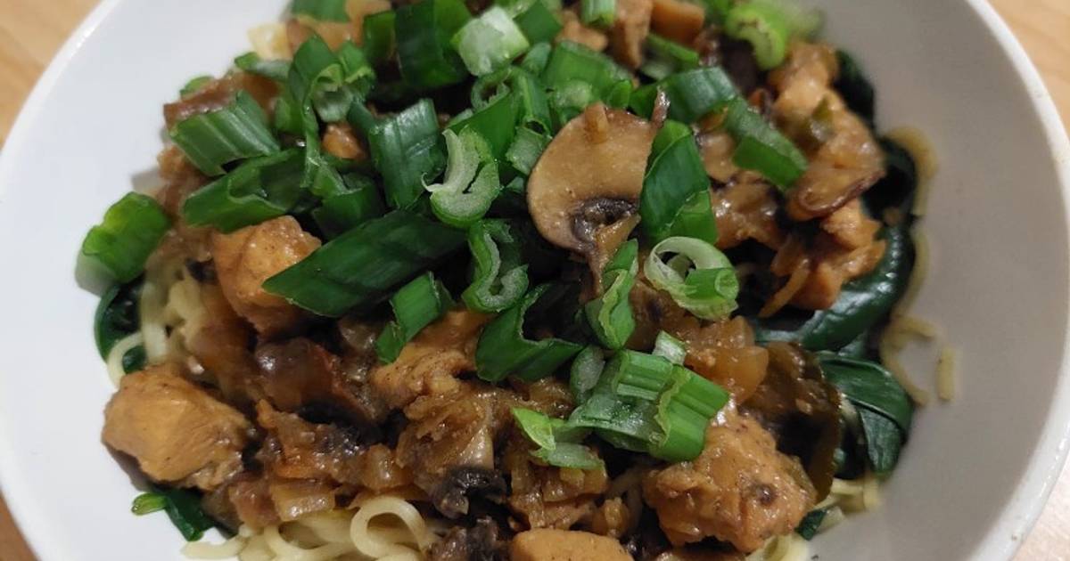 Resep Mie Ayam Jamur Manis oleh Masakan Seadanya By MamaZAS - Cookpad