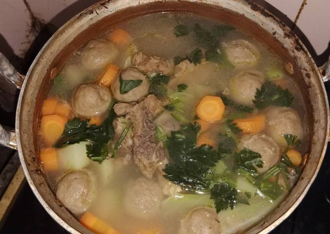 Resep Sop Buntut Sapi oleh daisynr - Cookpad