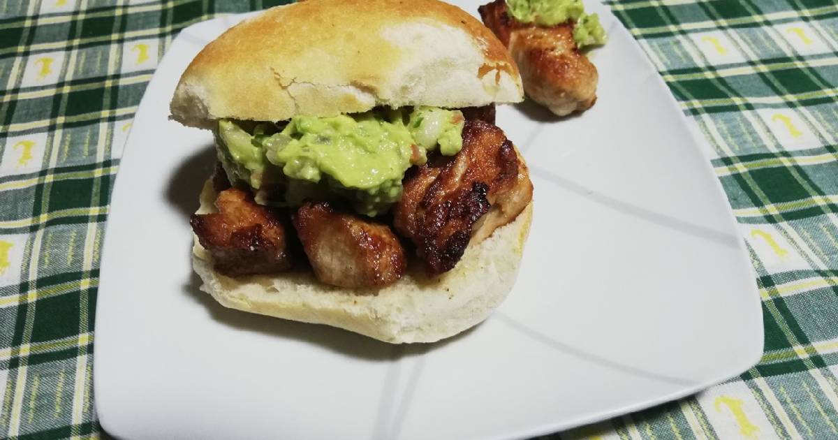 Pan francés con palta y cerdo Receta de Javier Miranda- Cookpad