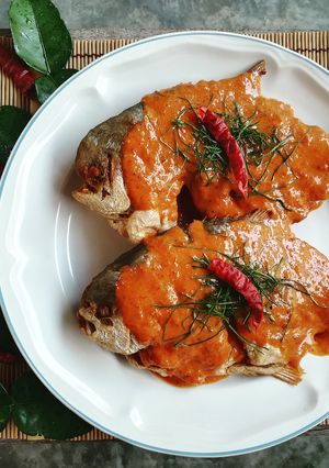 Thai Chu Chee Golden Pomfret Recipe by Cooking with Deniz🏖️🌊