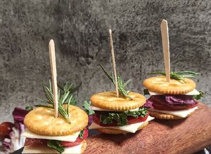 Resep canape rumahan enak dan mudah - Cookpad