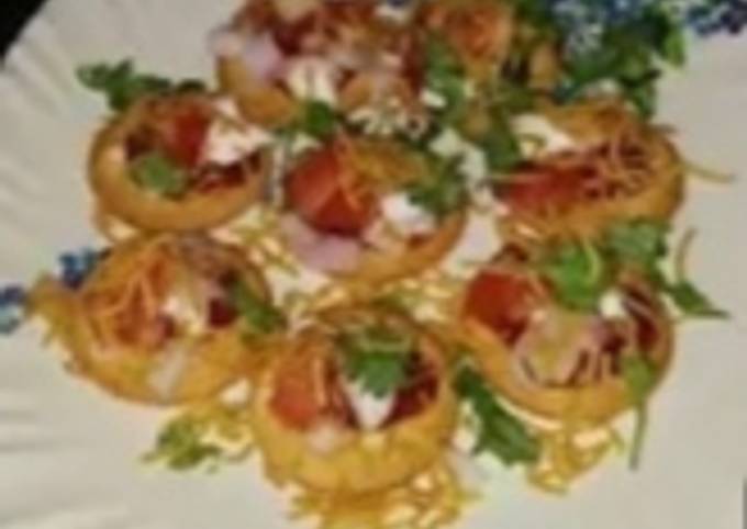 Monaco biscuits topping Recipe by Shivani Varshney - Cookpad