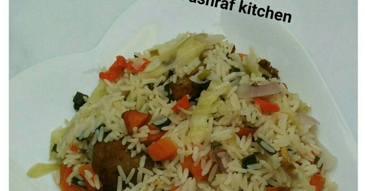 Veggies stir fried rice girki daga Ummu ashraf kitchen - Cookpad