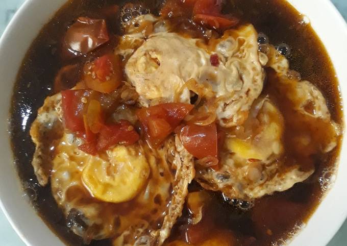 Resep Telur Tomat Kuah Kecap oleh Yoan Kristianti - Cookpad