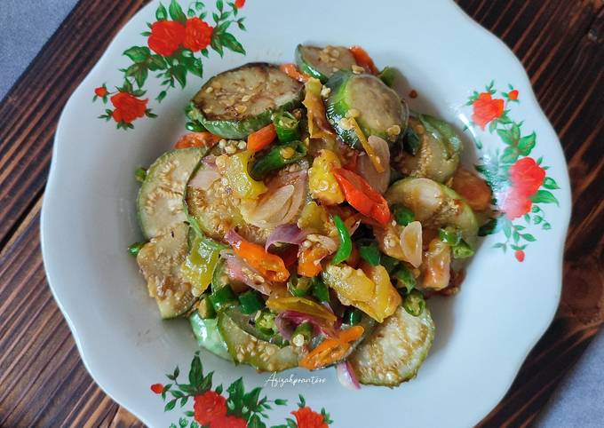 Resep Tumis terong lalap cabe tomat oleh AzizahPrantoro - Cookpad