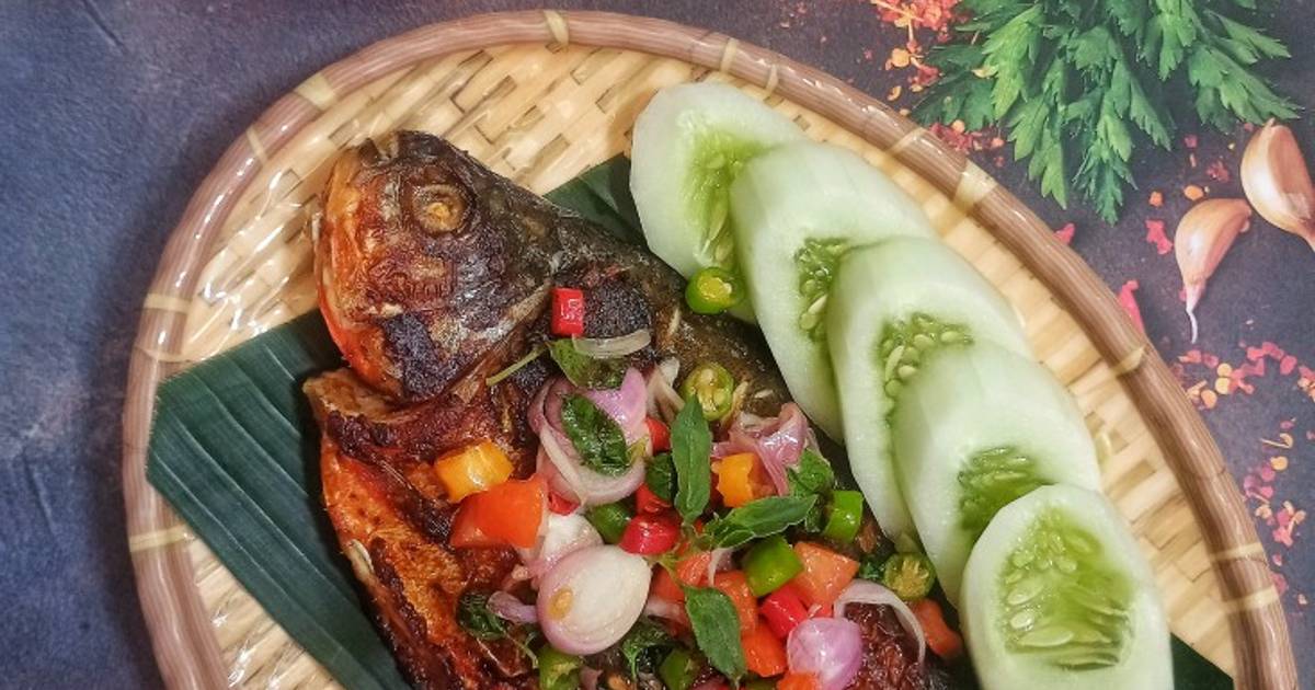 Resep Ikan Bawal Bakar Colo Colo Oleh Via Vie Dapur Bunda Cookpad