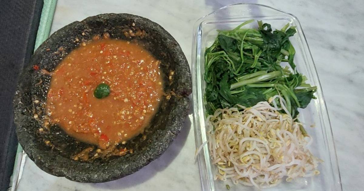 Resep Pelcing kangkung oleh Dewi Amalia - Cookpad