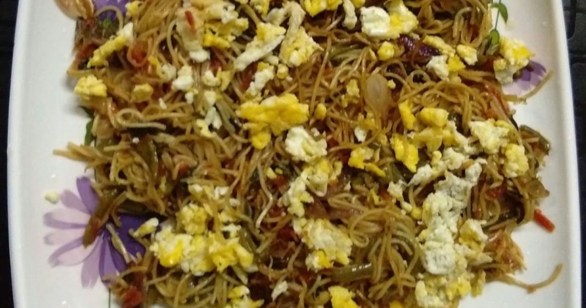 Egg Chowmin Recipe by shefali Bhattacharya - Cookpad