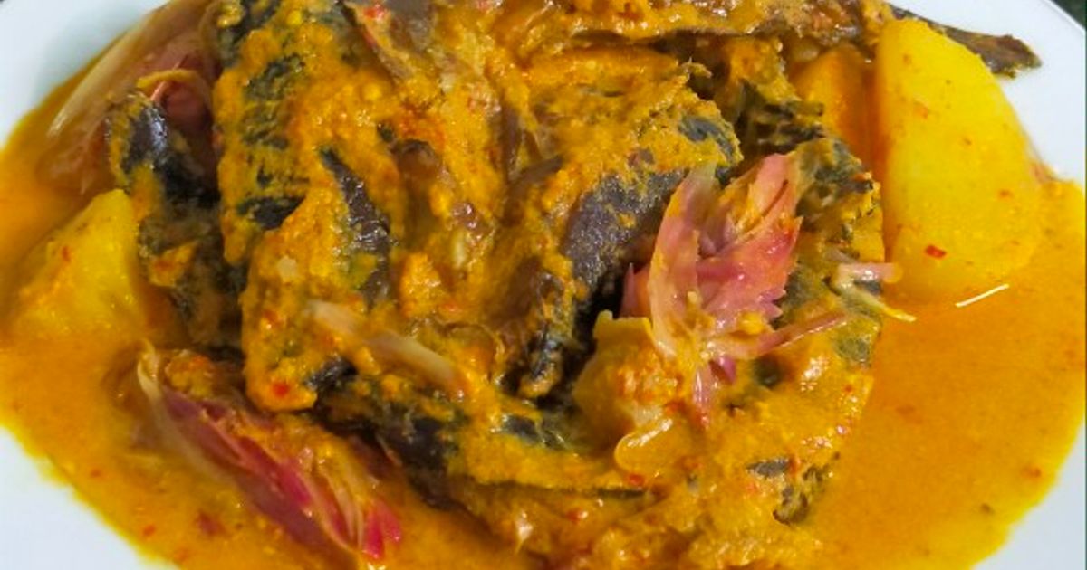 Resep Resep Gulai Ikan Salai Kecombrang oleh Shebb's Kitchen - Cookpad
