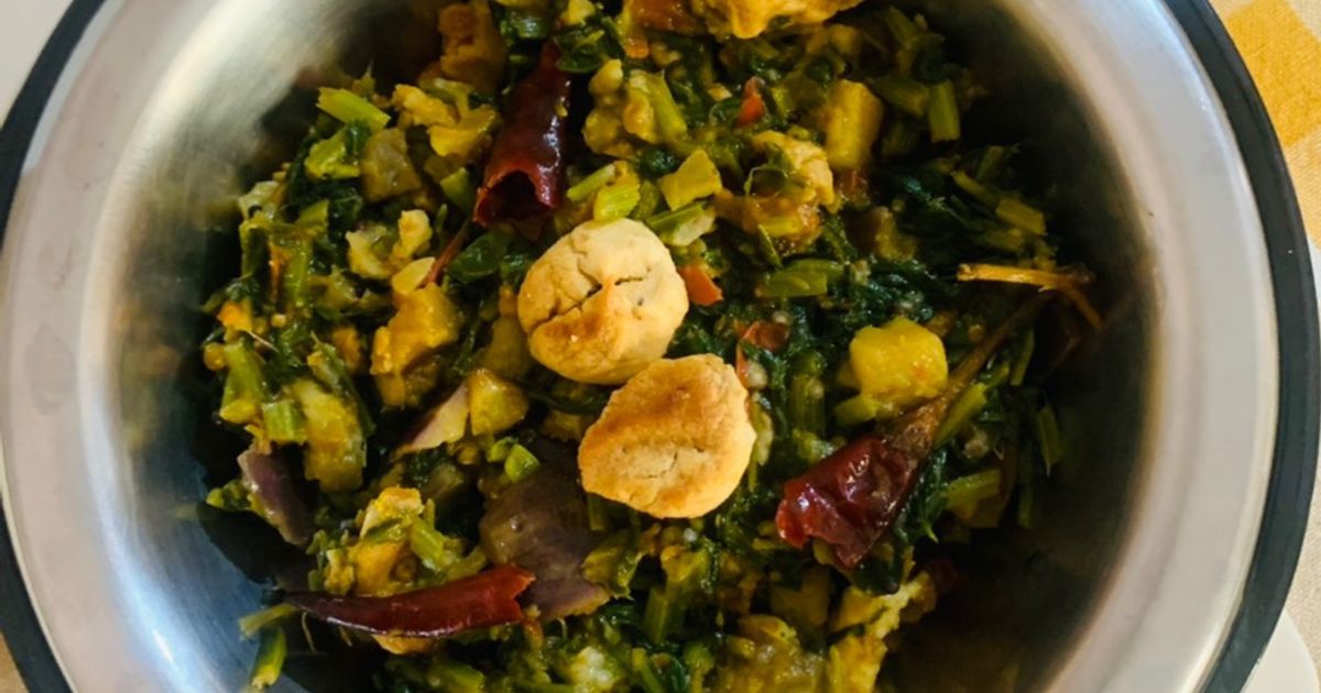 Palak With Brinjal And Badi Recipe by Swagatika - Cookpad