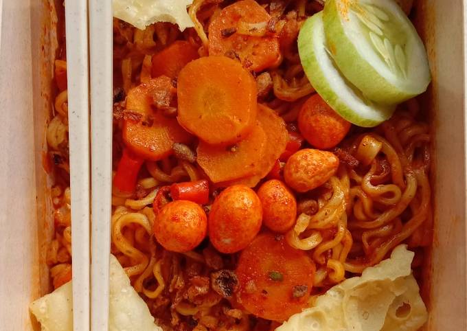 Resep Mie Korean Spicy Chicken Pedas with Carrot by ELSA oleh Ibuabhi_ - Cookpad