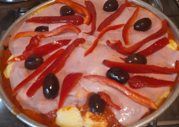 Pizza de jamón y morrones al molde Receta de Jorge Garcia- Cookpad