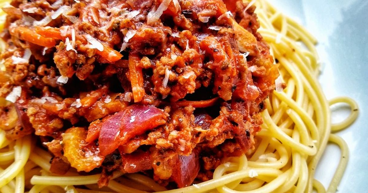 Spaghetti Bolognese (With Turkey Mince) Recipe by Natalie Marten ...