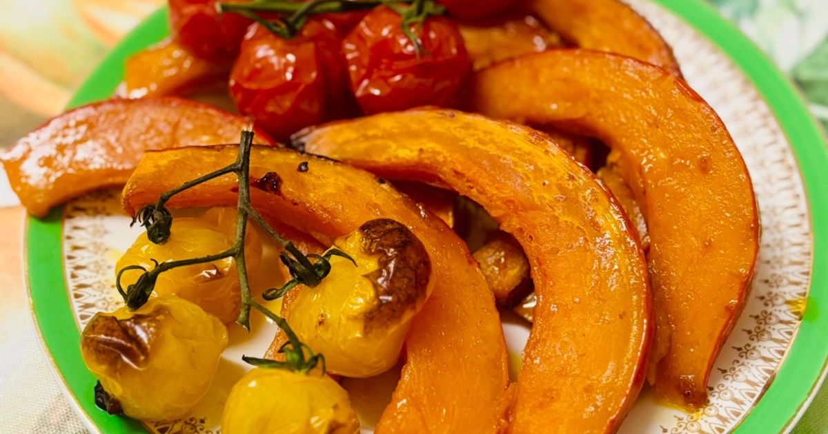 Pumpkin In The Oven With Tomatoes Recipe by ALEX xx 🇬🇧🇱🇹 - Cookpad