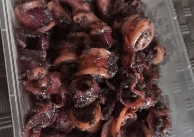 Resep Cumi hitam empuk oleh Iesyat Fathimah - Cookpad