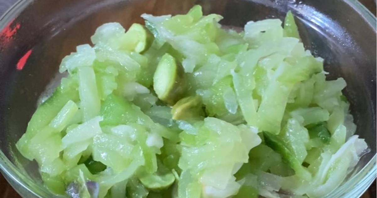 Resep Oseng Labu Siam toping Pete oleh masakanku_solo - Cookpad