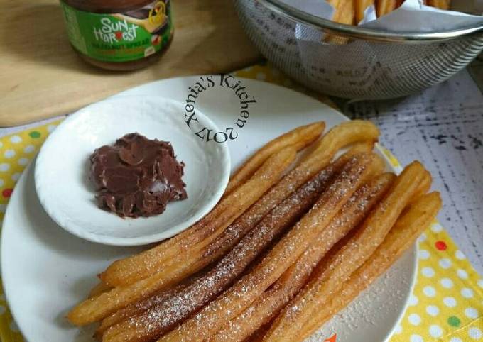 Resep Churros Crunchy oleh Retno Nia Sari {Xenia's Kitchen} - Cookpad