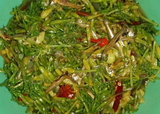 Resep Oseng oseng bunga pepaya teri, bumbu sederhana oleh suci - Cookpad