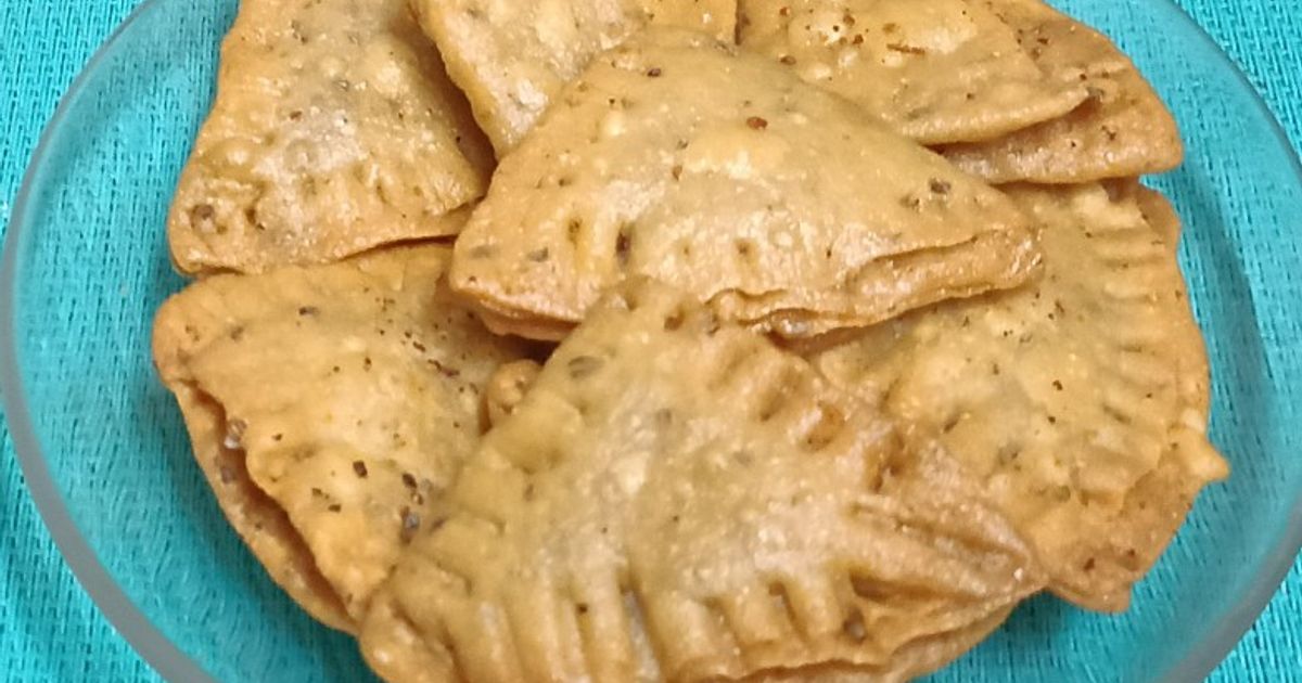 Pizza Flavoured Puri Recipe by Bina Samir Telivala - Cookpad