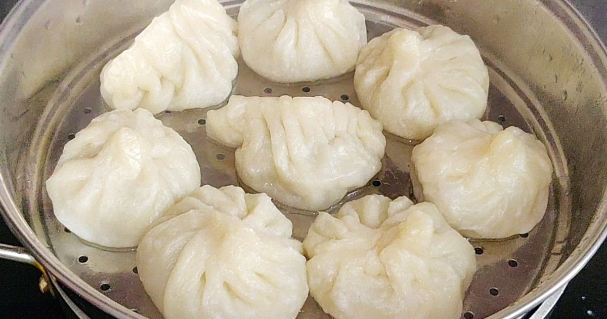 Chicken Momos Recipe by Shaheen Syed - Cookpad
