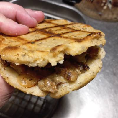 Morcilla Con Arepa