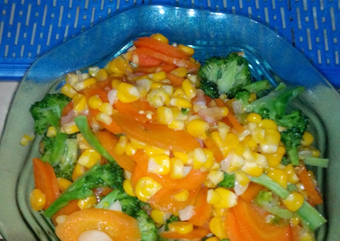Resep Capcay (jagung, wortel, brokoli) oleh Rully Lestari Putri - Cookpad