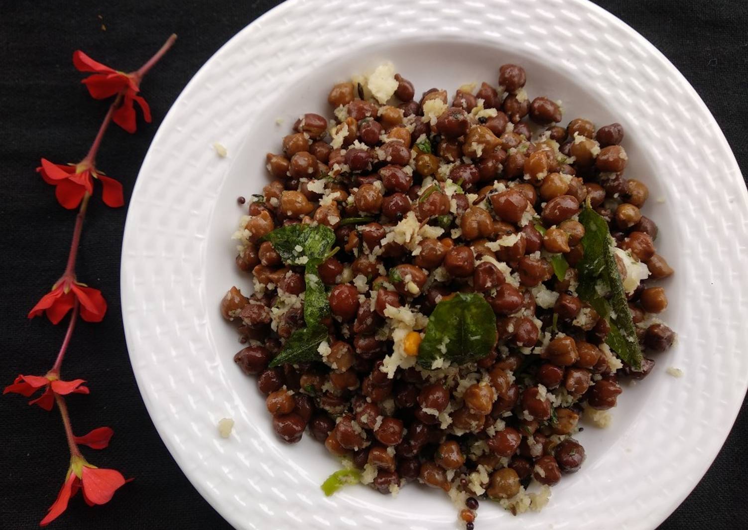 Black chana in coconut (Kadale kaalu usli) Recipe by Chhaya Raghuvanshi ...