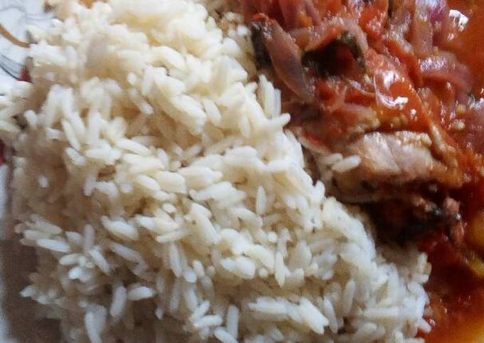 White rice and chicken sauce with curry leaf Recipe by Princess Jekey ...