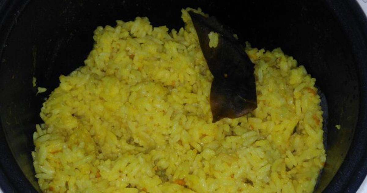 Resep Nasi kuning rice coocker oleh Cucu Nurhasanah - Cookpad