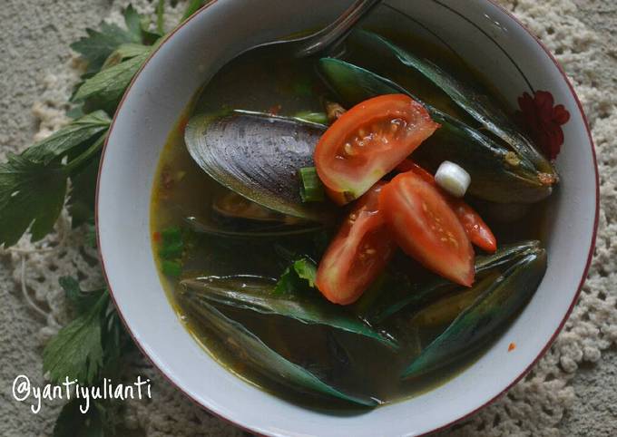 Resep Sup kerang hijau oleh Yanti Yulianti - Cookpad