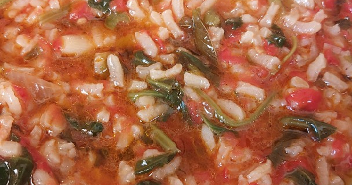 Σπανακόρυζο με δυόσμο και φρέσκια ντομάτα!!! 🥣🌱🍅 Συνταγή από τον/την ...