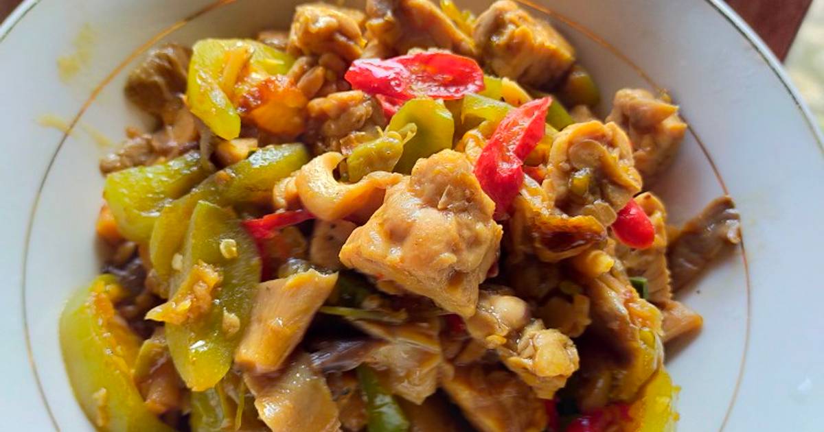 Resep Tumis tempe jamur tomat ijo oleh Titiek - Cookpad