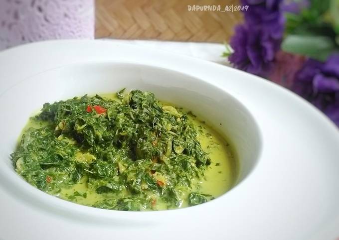 Resep Daun Ubi tumbuk oleh D.A - Cookpad