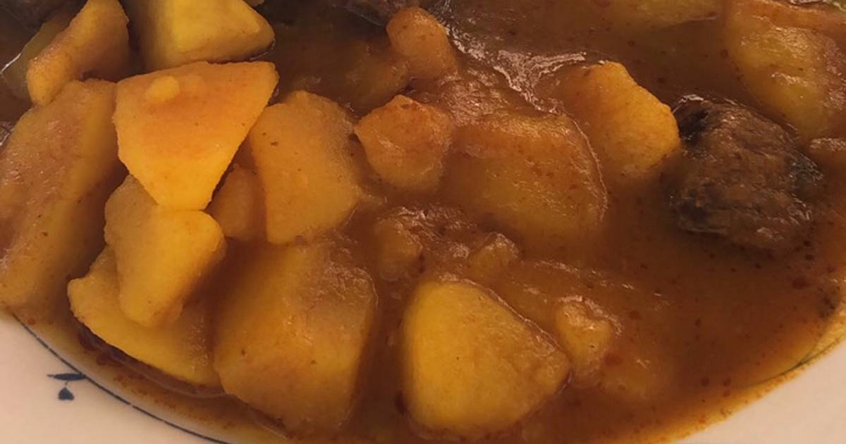 Patatas guisadas con carne Receta de Zingara Martinez- Cookpad